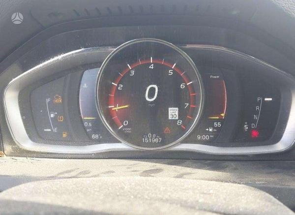 Black Volvo S60 2017 in Silale, with an engine capacity of 1.97 L and mileage of 152 thousand km for 5500 €, photo 10 on AUTOMOTO.COM.LV