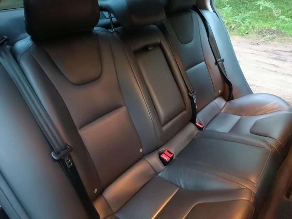 Black Volvo S60 2017 in Vilnius, with an engine capacity of 1.97 L and mileage of 138 thousand km for 14000 €, photo 3 on AUTOMOTO.COM.LV