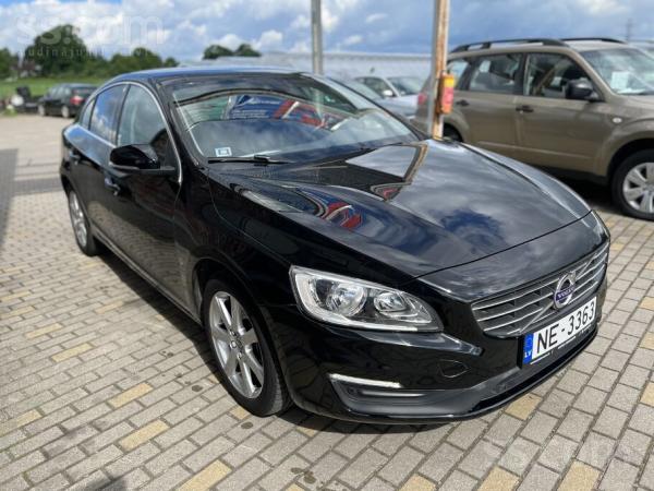 Black Volvo S60 2017 in Talsi, with an engine capacity of 2.00 L and mileage of 262 thousand km for 11470 €, photo 1 on AUTOMOTO.COM.LV