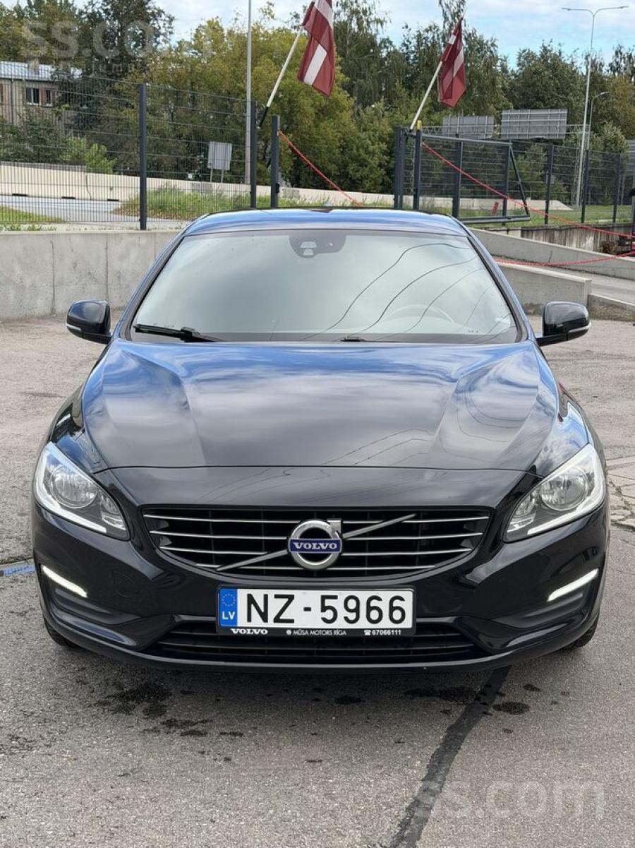 Черный Вольво С60 2017 в Рига, объемом двигателя 2.00 л и пробегом 193 тыс. км за 9900 €, фото 1 на AUTOMOTO.COM.LV