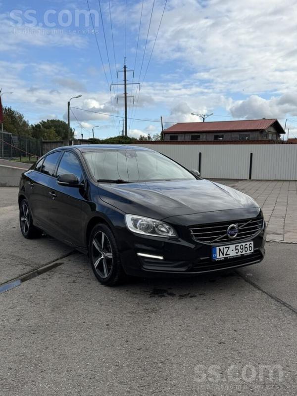 Volvo S60 2017 RÄ«ga vietnÄ Melns Volvo S60 2017 RÄ«ga, ar dzinÄja tilpumu 2.00 L un nobraukumu 193 tÅ«kst. km par 9900 ā¬, foto 4 vietnÄ AUTOMOTO.COM.LV