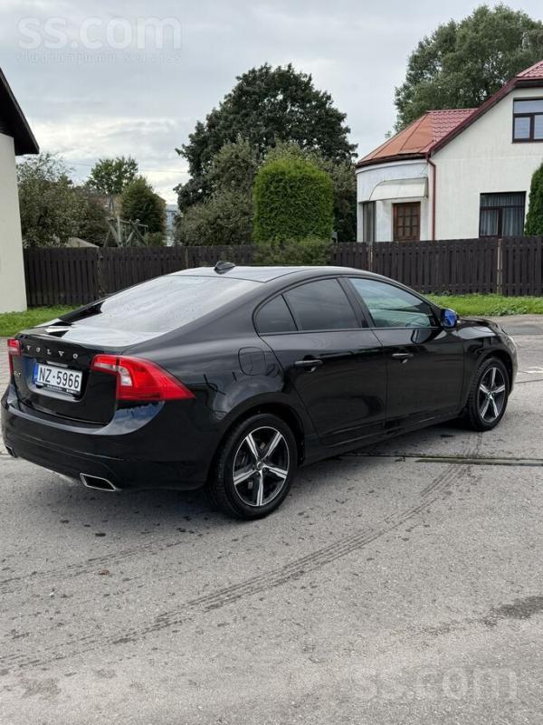 Volvo S60 2017 RÄ«ga vietnÄ Melns Volvo S60 2017 RÄ«ga, ar dzinÄja tilpumu 2.00 L un nobraukumu 193 tÅ«kst. km par 9900 ā¬, foto 5 vietnÄ AUTOMOTO.COM.LV