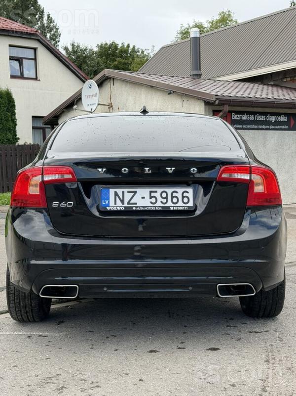 Volvo S60 2017 RÄ«ga vietnÄ Melns Volvo S60 2017 RÄ«ga, ar dzinÄja tilpumu 2.00 L un nobraukumu 193 tÅ«kst. km par 9900 ā¬, foto 7 vietnÄ AUTOMOTO.COM.LV