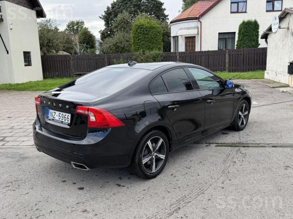 Volvo S60 2017 RÄ«ga vietnÄ Melns Volvo S60 2017 RÄ«ga, ar dzinÄja tilpumu 2.00 L un nobraukumu 193 tÅ«kst. km par 9900 ā¬, foto 10 vietnÄ AUTOMOTO.COM.LV