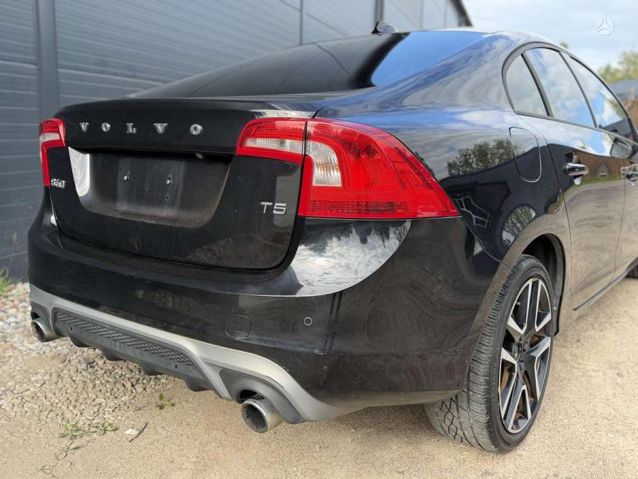 Black Volvo S60 2017 in Silale, with an engine capacity of 1.97 L and mileage of 152 thousand km for 4900 €, photo 6 on AUTOMOTO.COM.LV