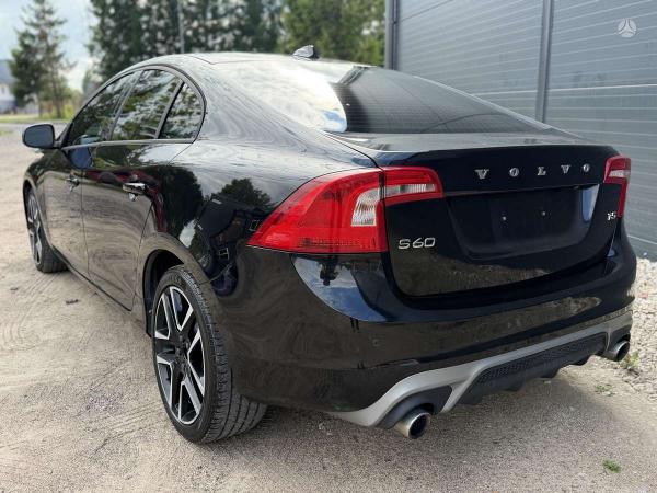 Volvo S60 2017 in Silale on AUTOMOTO.COM.LV Black Volvo S60 2017 in Silale, with an engine capacity of 1.97 L and mileage of 152 thousand km for 4900 €, photo 9 on AUTOMOTO.COM.LV