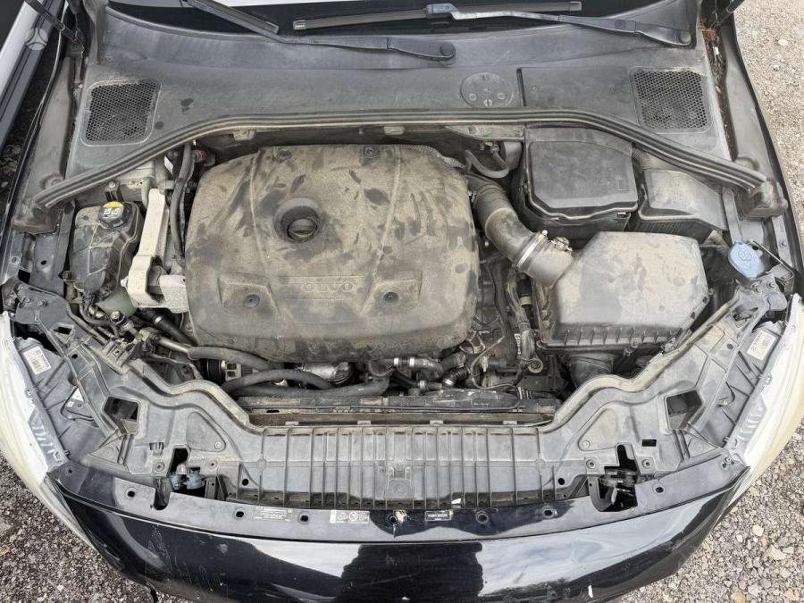 Black Volvo S60 2017 in Silale, with an engine capacity of 1.97 L and mileage of 152 thousand km for 4900 €, photo 11 on AUTOMOTO.COM.LV