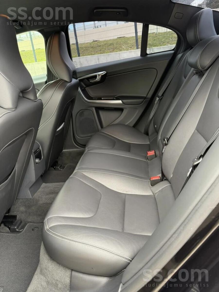 Melns Volvo S60 2017 Rīga, ar dzinēja tilpumu 2.00 L un nobraukumu 193 tūkst. km par 9900 €, foto 17 vietnē AUTOMOTO.COM.LV