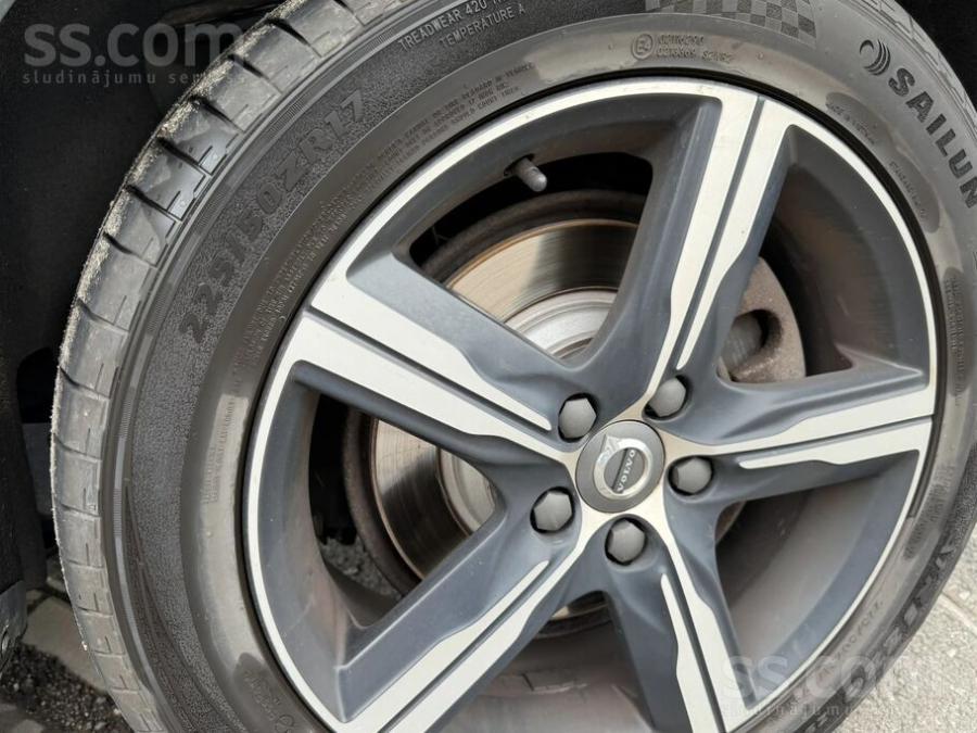 Melns Volvo S60 2017 Rīga, ar dzinēja tilpumu 2.00 L un nobraukumu 193 tūkst. km par 9900 €, foto 20 vietnē AUTOMOTO.COM.LV