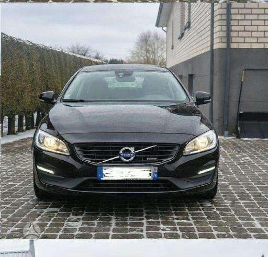 Black Volvo S60 2018 in Taurage, with an engine capacity of 1.97 L and mileage of 250 thousand km for 7900 €, photo 2 on AUTOMOTO.COM.LV