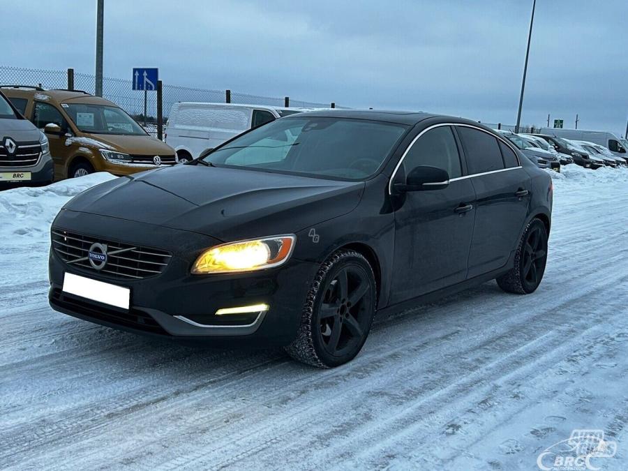 Black Volvo S60 2018 in Avizieniai, with an engine capacity of 2.00 L and mileage of 157 thousand km for 9900 €, photo 1 on AUTOMOTO.COM.LV