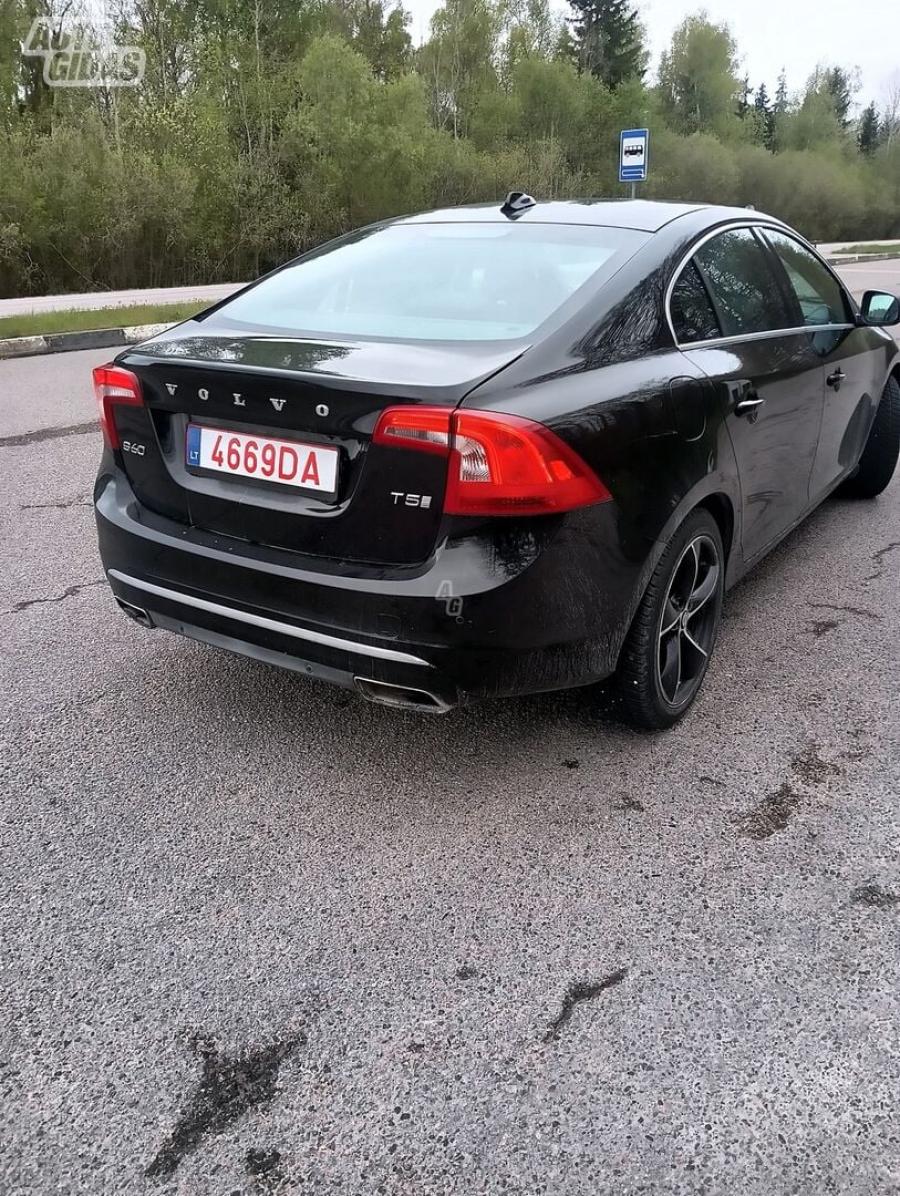 Melns Volvo S60 2018 Pakruojis, ar dzinēja tilpumu 2.00 L un nobraukumu 191 tūkst. km par 10500 €, foto 4 vietnē AUTOMOTO.COM.LV