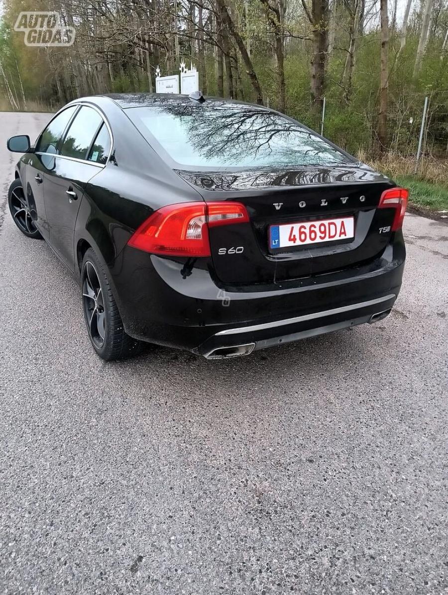 Melns Volvo S60 2018 Pakruojis, ar dzinēja tilpumu 2.00 L un nobraukumu 191 tūkst. km par 10500 €, foto 5 vietnē AUTOMOTO.COM.LV