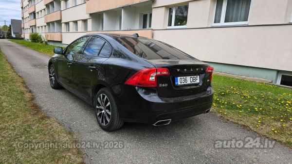 Black Volvo S60 2018 in Tallinn, with an engine capacity of 2.00 L and mileage of 44 thousand km for 17990 €, photo 2 on AUTOMOTO.COM.LV