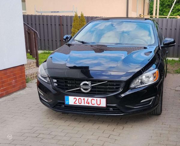 Melns Volvo S60 2018 Kretinga, ar dzinēja tilpumu 1.97 L un nobraukumu 191 tūkst. km par 9600 €, foto 2 vietnē AUTOMOTO.COM.LV