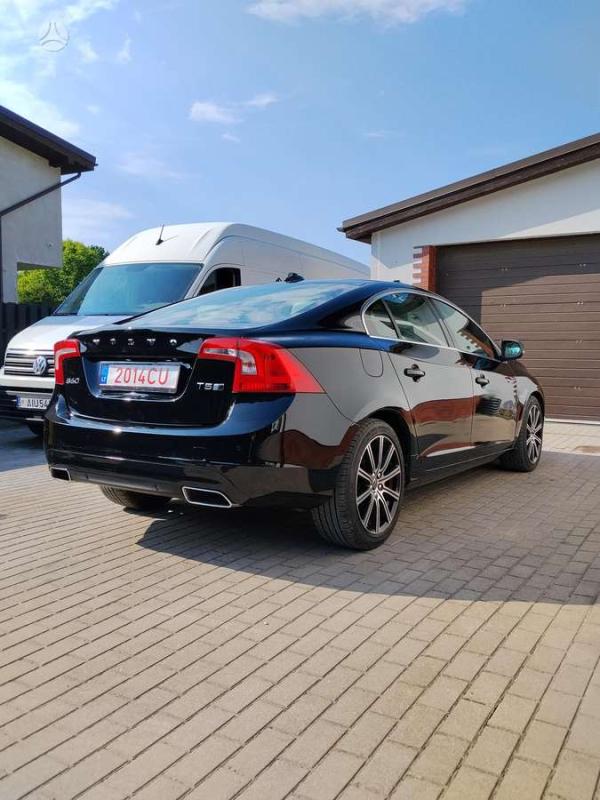 Melns Volvo S60 2018 Kretinga, ar dzinēja tilpumu 1.97 L un nobraukumu 191 tūkst. km par 9600 €, foto 3 vietnē AUTOMOTO.COM.LV