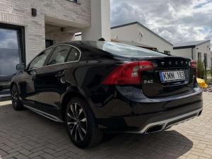 Black Volvo S60 2018 in Vilnius, with an engine capacity of 2.00 L and mileage of 180 thousand km for 8500 €, photo 9 on AUTOMOTO.COM.LV