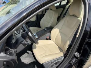 Black Volvo S60 2018 in Vilnius, with an engine capacity of 2.00 L and mileage of 180 thousand km for 8500 €, photo 15 on AUTOMOTO.COM.LV