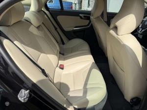 Black Volvo S60 2018 in Vilnius, with an engine capacity of 2.00 L and mileage of 180 thousand km for 8500 €, photo 19 on AUTOMOTO.COM.LV