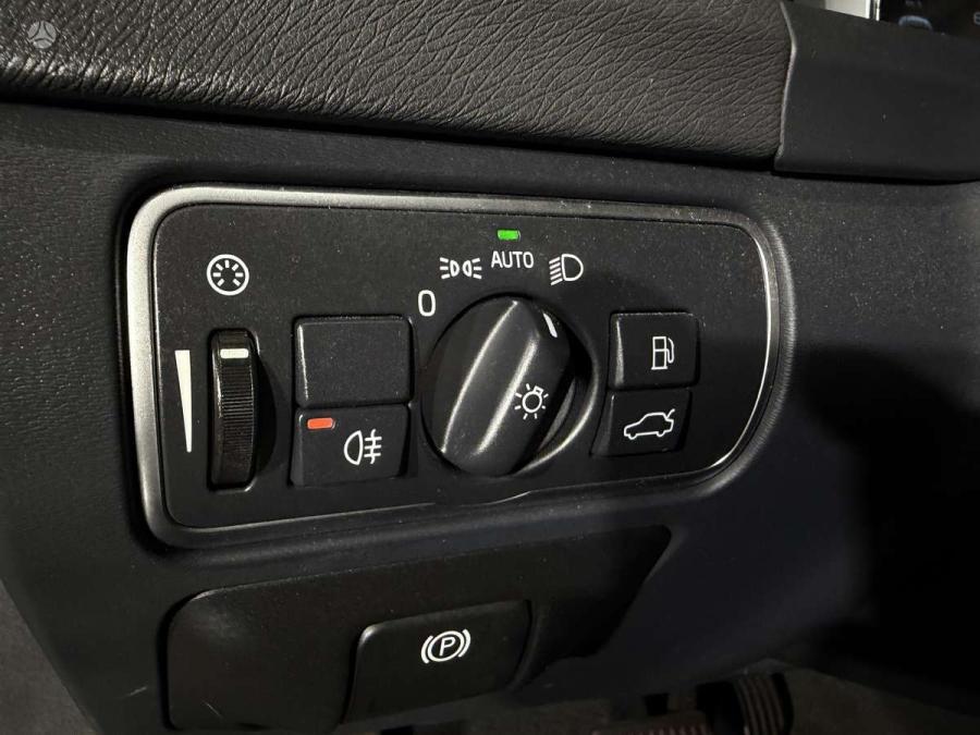 Black Volvo S60 2018 in Vilnius, with an engine capacity of 2.00 L and mileage of 180 thousand km for 8500 €, photo 24 on AUTOMOTO.COM.LV
