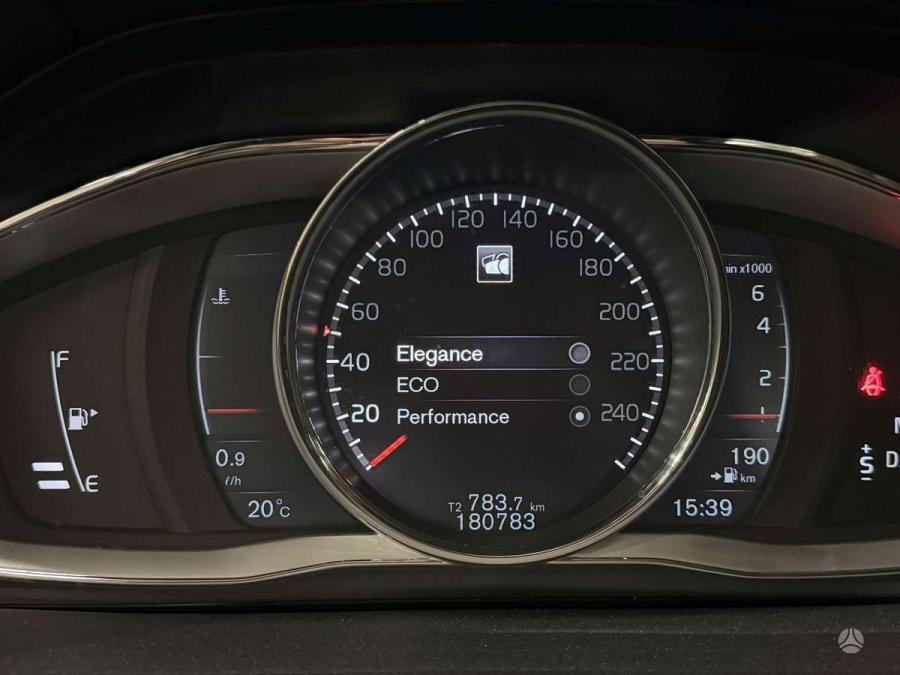 Black Volvo S60 2018 in Vilnius, with an engine capacity of 2.00 L and mileage of 180 thousand km for 8500 €, photo 27 on AUTOMOTO.COM.LV