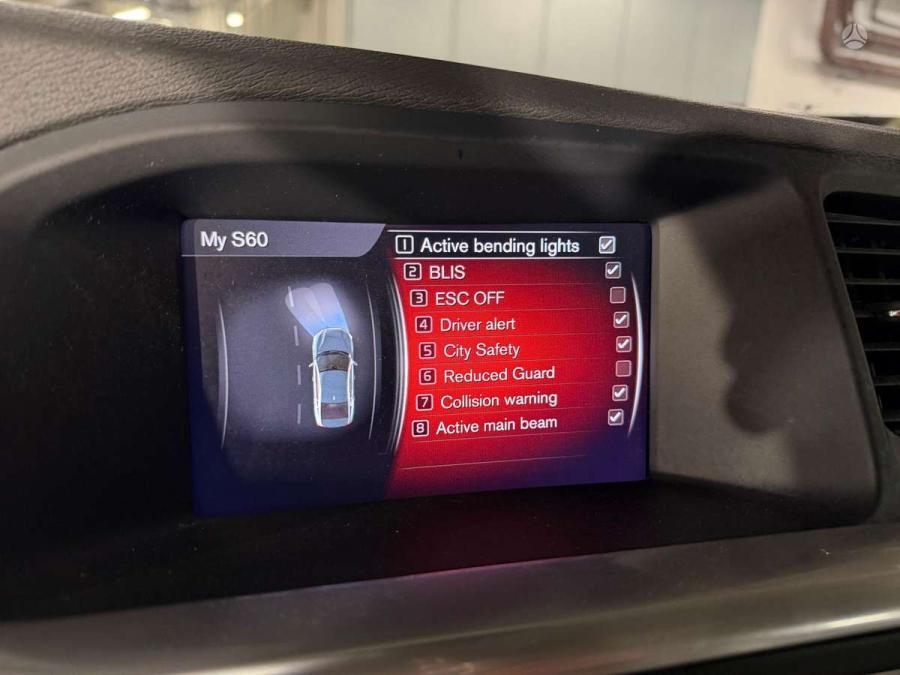 Melns Volvo S60 2018 Viļņa, ar dzinēja tilpumu 2.00 L un nobraukumu 181 tūkst. km par 11900 €, foto 20 vietnē AUTOMOTO.COM.LV