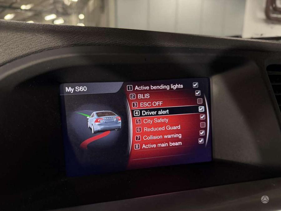 Melns Volvo S60 2018 Viļņa, ar dzinēja tilpumu 2.00 L un nobraukumu 181 tūkst. km par 11900 €, foto 25 vietnē AUTOMOTO.COM.LV