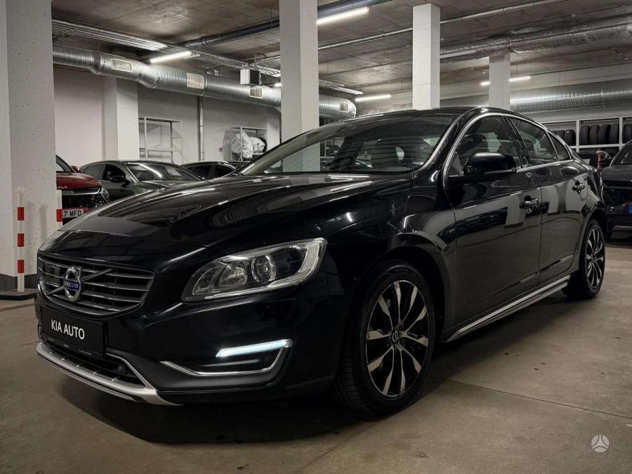 Melns Volvo S60 2018 Viļņa, ar dzinēja tilpumu 2.00 L un nobraukumu 181 tūkst. km par 11900 €, foto 36 vietnē AUTOMOTO.COM.LV