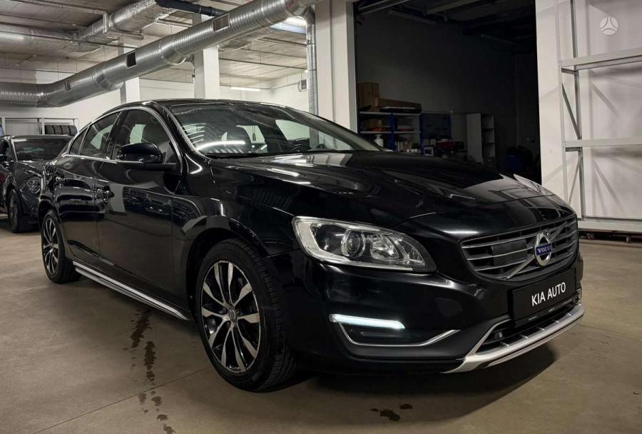 Melns Volvo S60 2018 Viļņa, ar dzinēja tilpumu 2.00 L un nobraukumu 181 tūkst. km par 11900 €, foto 37 vietnē AUTOMOTO.COM.LV