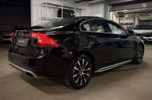 Melns Volvo S60 2018 Viļņa, ar dzinēja tilpumu 2.00 L un nobraukumu 181 tūkst. km par 11900 €, foto 38 vietnē AUTOMOTO.COM.LV