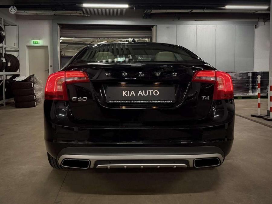 Melns Volvo S60 2018 Viļņa, ar dzinēja tilpumu 2.00 L un nobraukumu 181 tūkst. km par 11900 €, foto 39 vietnē AUTOMOTO.COM.LV