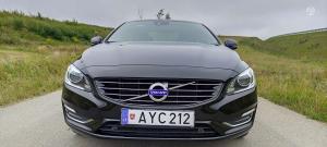 Black Volvo S60 2018 in Siauliai, with an engine capacity of 1.97 L and mileage of 141 thousand km for 11800 €, photo 3 on AUTOMOTO.COM.LV