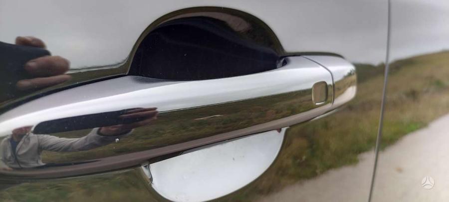 Black Volvo S60 2018 in Siauliai, with an engine capacity of 1.97 L and mileage of 141 thousand km for 11800 €, photo 16 on AUTOMOTO.COM.LV