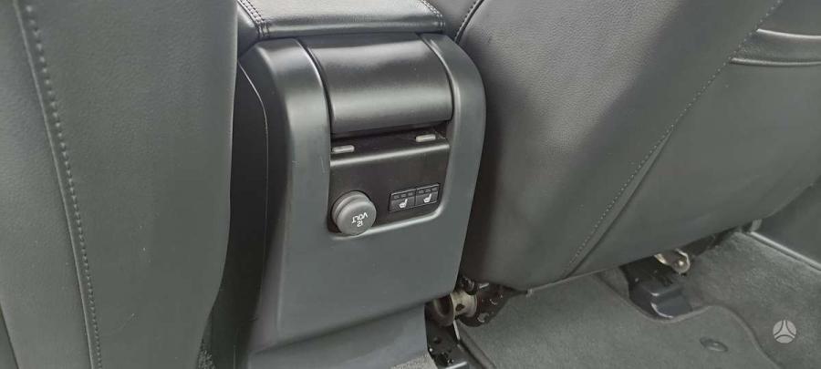 Black Volvo S60 2018 in Siauliai, with an engine capacity of 1.97 L and mileage of 141 thousand km for 11800 €, photo 27 on AUTOMOTO.COM.LV