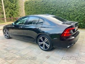 Melns Volvo S60 2019 Veru, ar dzinēja tilpumu 2.00 L un nobraukumu 82 tūkst. km par 28000 €, foto 3 vietnē AUTOMOTO.COM.LV
