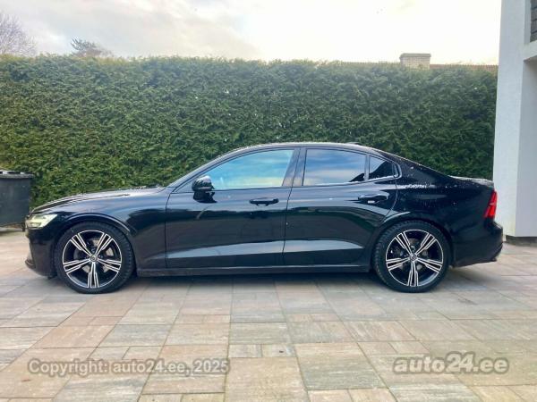 Melns Volvo S60 2019 Veru, ar dzinēja tilpumu 2.00 L un nobraukumu 82 tūkst. km par 28000 €, foto 2 vietnē AUTOMOTO.COM.LV