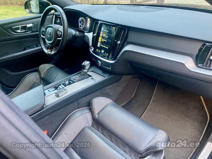Melns Volvo S60 2019 Veru, ar dzinēja tilpumu 2.00 L un nobraukumu 82 tūkst. km par 28000 €, foto 7 vietnē AUTOMOTO.COM.LV