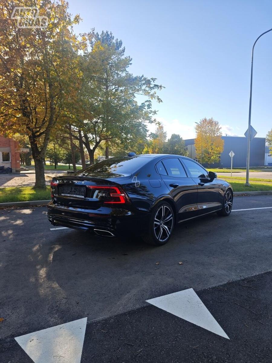 Black Volvo S60 2019 in Siauliai, with an engine capacity of 2.00 L and mileage of 128 thousand km for 22000 €, photo 5 on AUTOMOTO.COM.LV