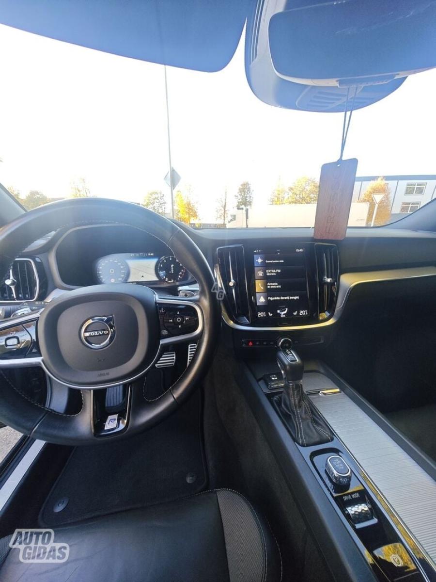 Black Volvo S60 2019 in Siauliai, with an engine capacity of 2.00 L and mileage of 128 thousand km for 22000 €, photo 8 on AUTOMOTO.COM.LV