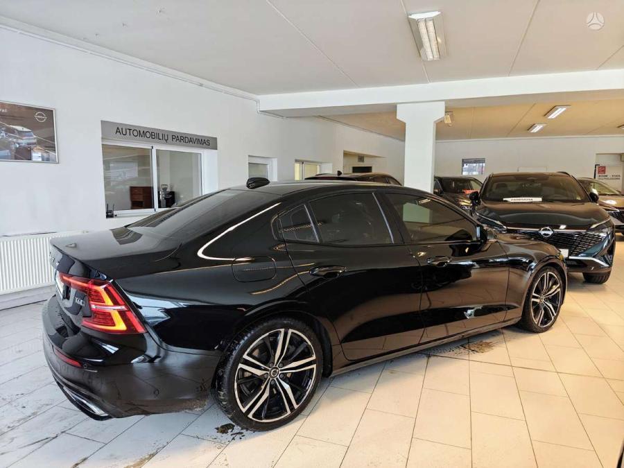 Melns Volvo S60 2019 Šauļi, ar dzinēja tilpumu 1.97 L un nobraukumu 134 tūkst. km par 21900 €, foto 5 vietnē AUTOMOTO.COM.LV