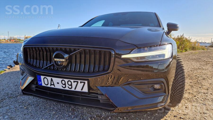 Melns Volvo S60 2019 Rīga, ar dzinēja tilpumu 2.00 L un nobraukumu 90 tūkst. km par 20900 €, foto 1 vietnē AUTOMOTO.COM.LV
