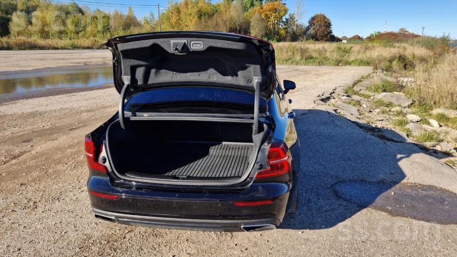 Melns Volvo S60 2019 Rīga, ar dzinēja tilpumu 2.00 L un nobraukumu 90 tūkst. km par 20900 €, foto 12 vietnē AUTOMOTO.COM.LV