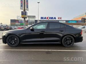 Melns Volvo S60 2019 Rīga, ar dzinēja tilpumu 2.00 L un nobraukumu 121 tūkst. km par 19999 €, foto 3 vietnē AUTOMOTO.COM.LV