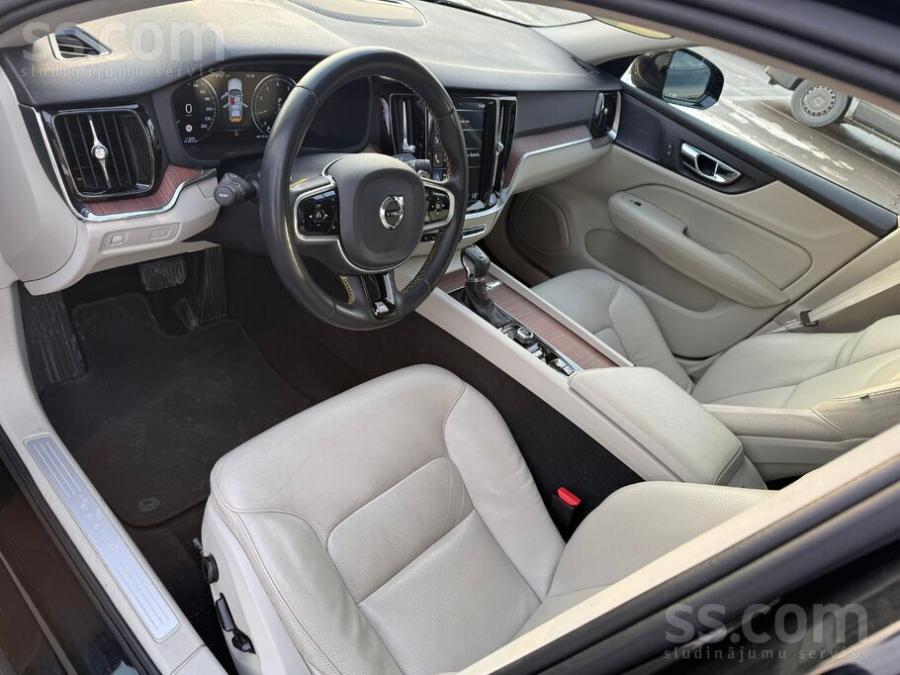 Melns Volvo S60 2019 Rīga, ar dzinēja tilpumu 2.00 L un nobraukumu 121 tūkst. km par 19999 €, foto 8 vietnē AUTOMOTO.COM.LV
