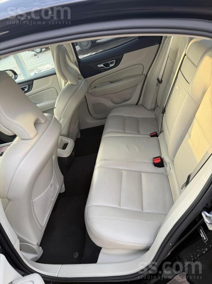 Melns Volvo S60 2019 Rīga, ar dzinēja tilpumu 2.00 L un nobraukumu 121 tūkst. km par 19999 €, foto 9 vietnē AUTOMOTO.COM.LV