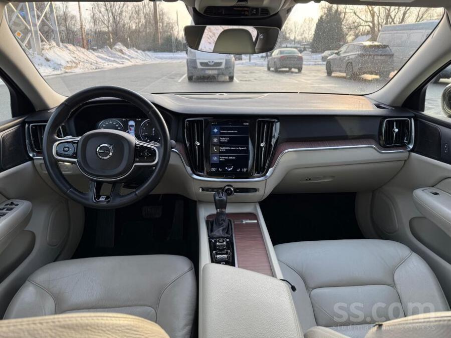 Melns Volvo S60 2019 Rīga, ar dzinēja tilpumu 2.00 L un nobraukumu 121 tūkst. km par 19999 €, foto 10 vietnē AUTOMOTO.COM.LV
