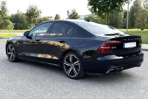 Melns Volvo S60 2019 Viļņa, ar dzinēja tilpumu 1.97 L un nobraukumu 142 tūkst. km par 17399 €, foto 4 vietnē AUTOMOTO.COM.LV