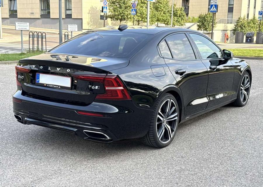 Melns Volvo S60 2019 Viļņa, ar dzinēja tilpumu 1.97 L un nobraukumu 142 tūkst. km par 17399 €, foto 5 vietnē AUTOMOTO.COM.LV