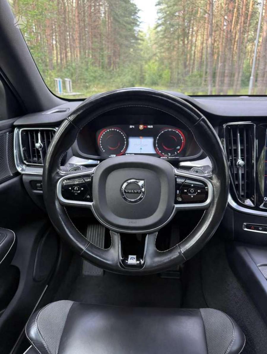 Melns Volvo S60 2019 Viļņa, ar dzinēja tilpumu 1.97 L un nobraukumu 142 tūkst. km par 17399 €, foto 12 vietnē AUTOMOTO.COM.LV