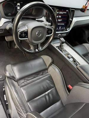 Melns Volvo S60 2019 Viļņa, ar dzinēja tilpumu 1.97 L un nobraukumu 142 tūkst. km par 17399 €, foto 14 vietnē AUTOMOTO.COM.LV